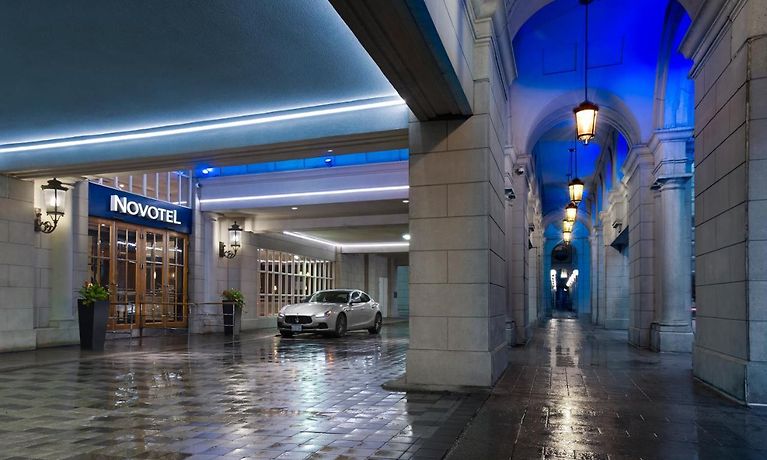 THE NOVOTEL TORONTO CENTRE HOTEL
